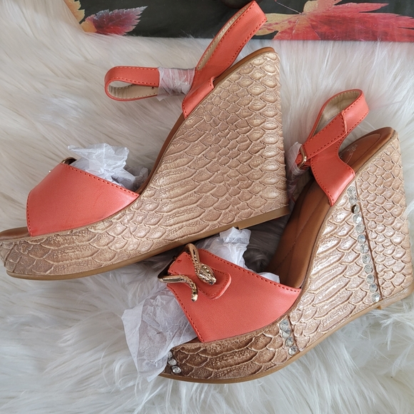 Italina | Shoes | Nib Super Cute Italian By Summer Rio Coral Snake ...